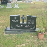 deep-notch-with-cross-in-center - Texas Monument Company